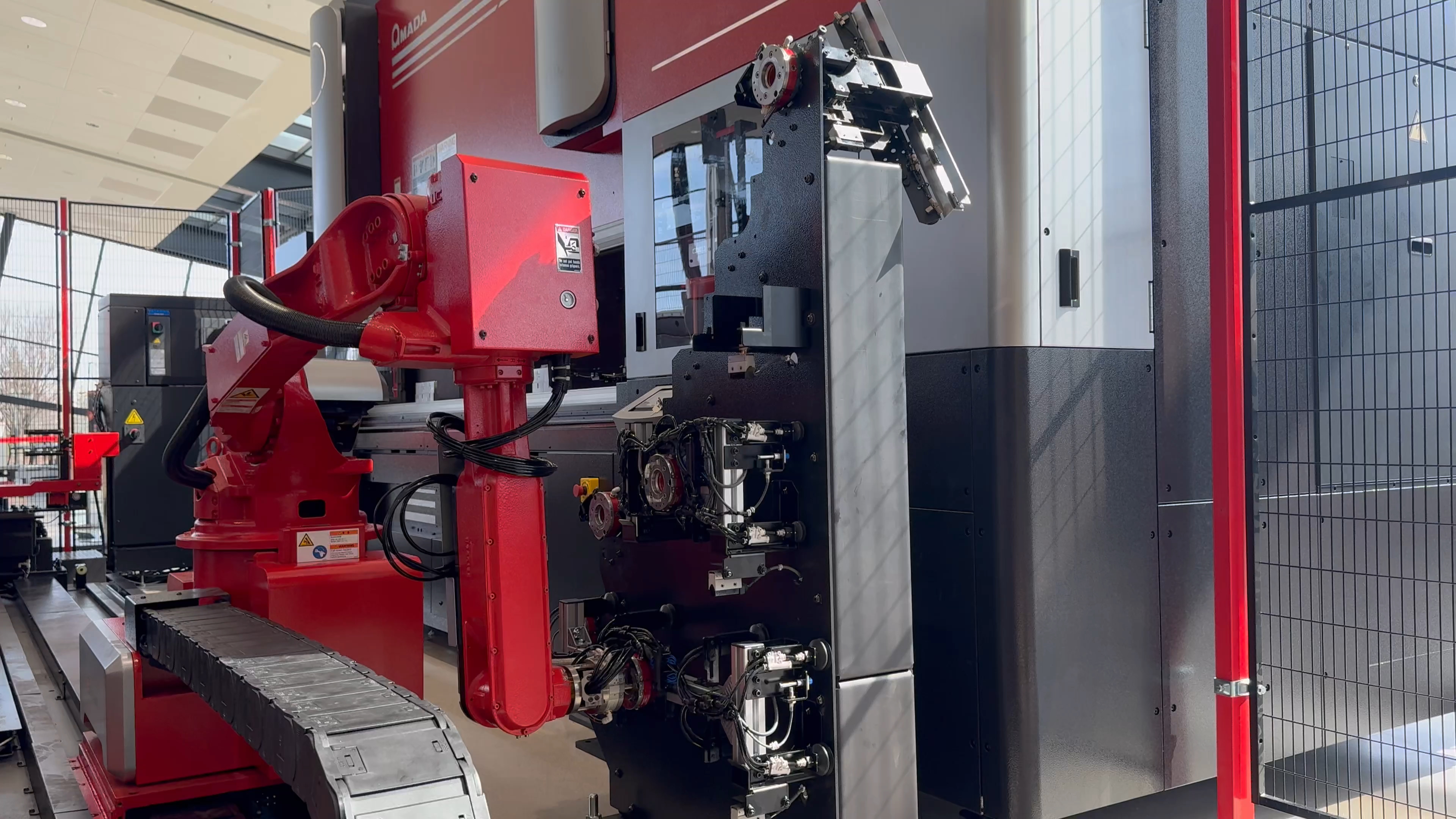 EGB 1303 ARSe | Amada Canada